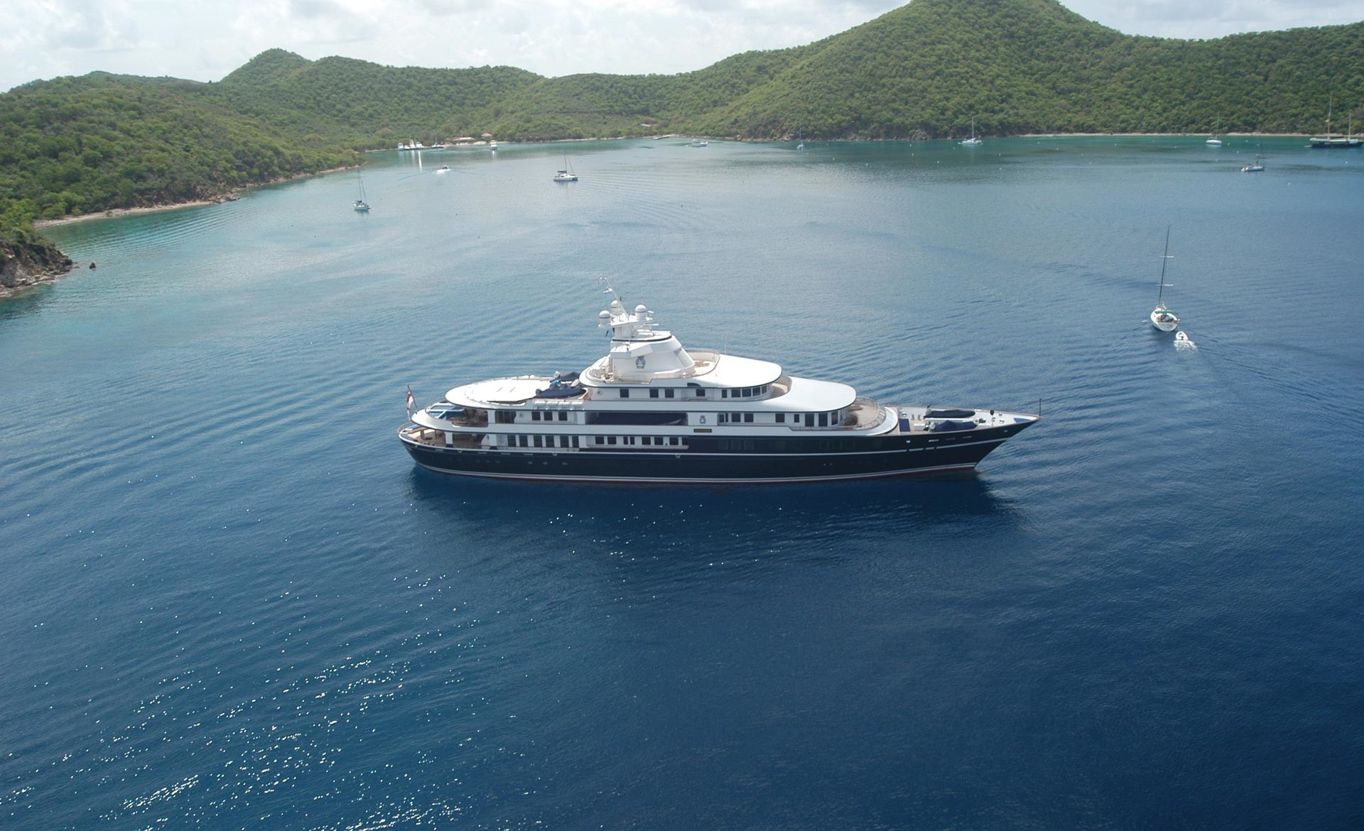 Yacht LEANDER G, Peene-Werft | CHARTERWORLD Luxury Superyacht Charters
